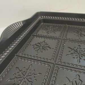 Nordic Ware English Shortbread Winter Snowflakes Baking Pan / Christmas ...