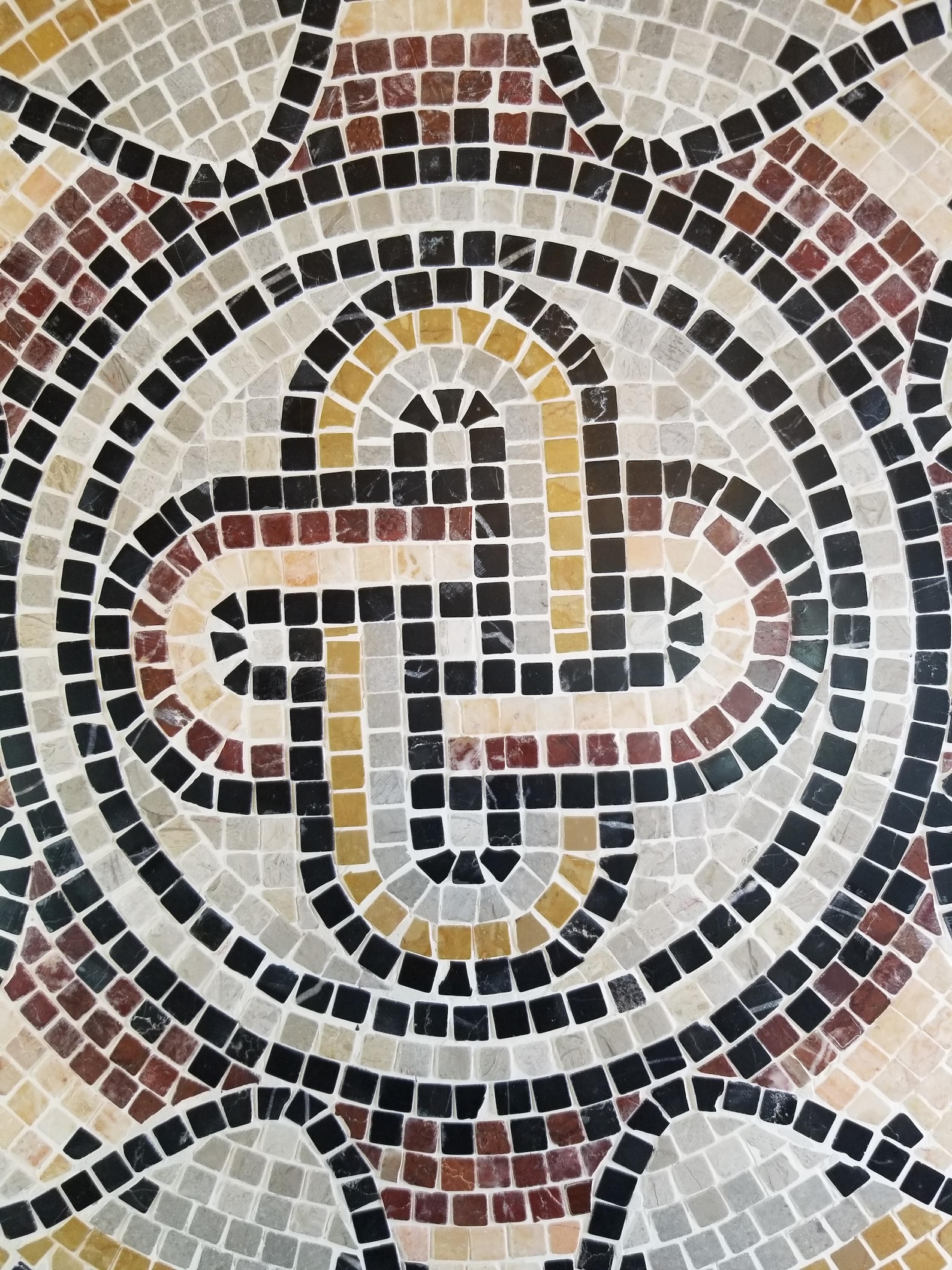 Handcrafted Roman-inspired Mosaic | Solomon's Knot Geometric Design ...