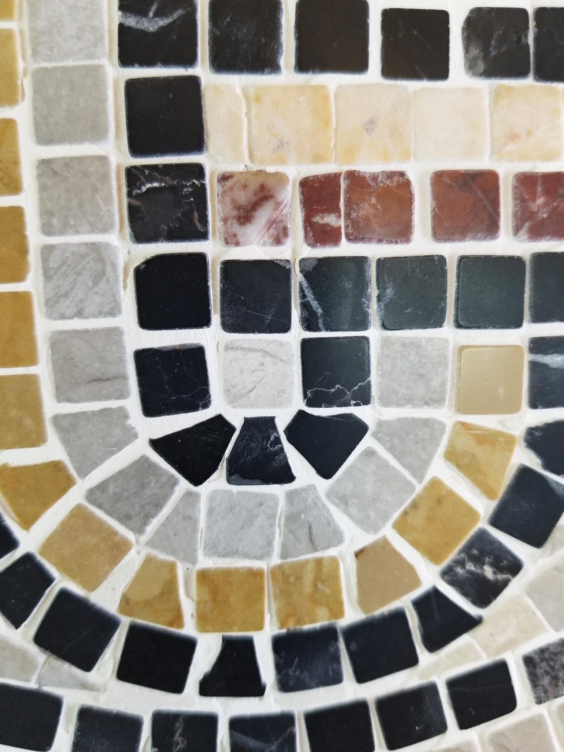 Handcrafted Roman-inspired Mosaic | Solomon's Knot Geometric Design ...