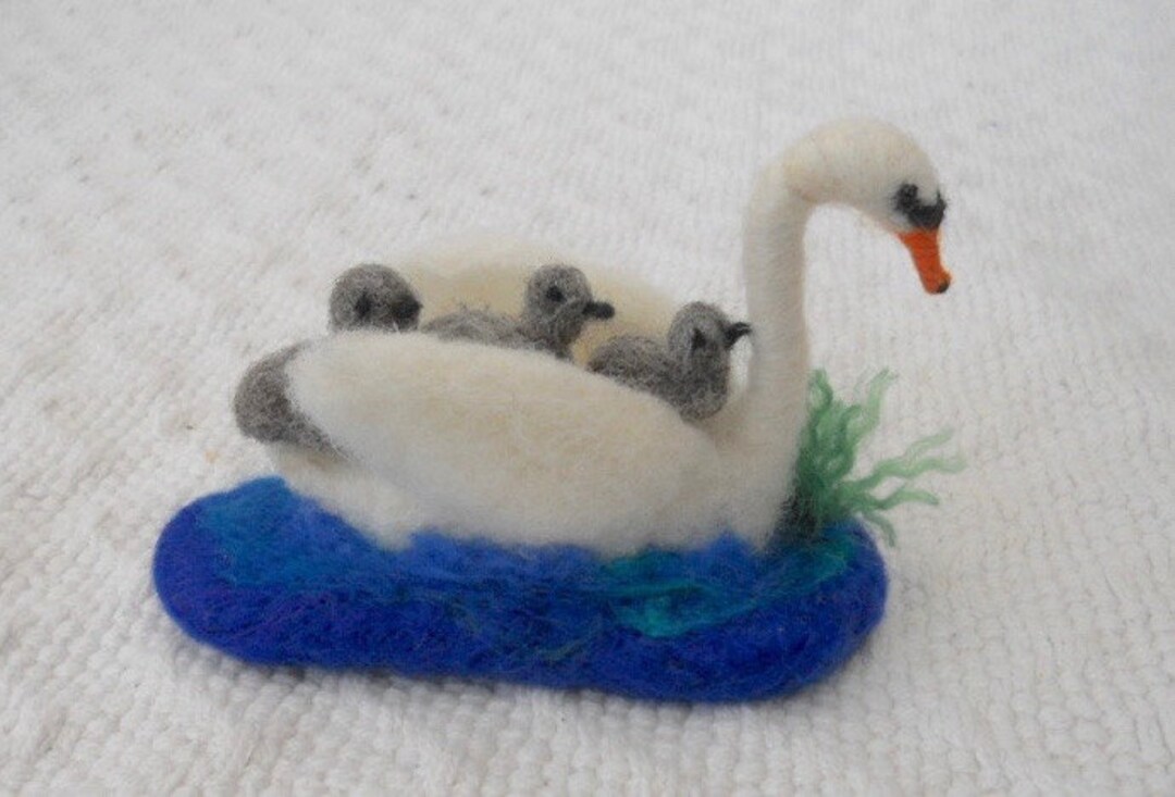Needle Felted Swan Swan & 3 Cygnets White Swan Play Mat - Etsy