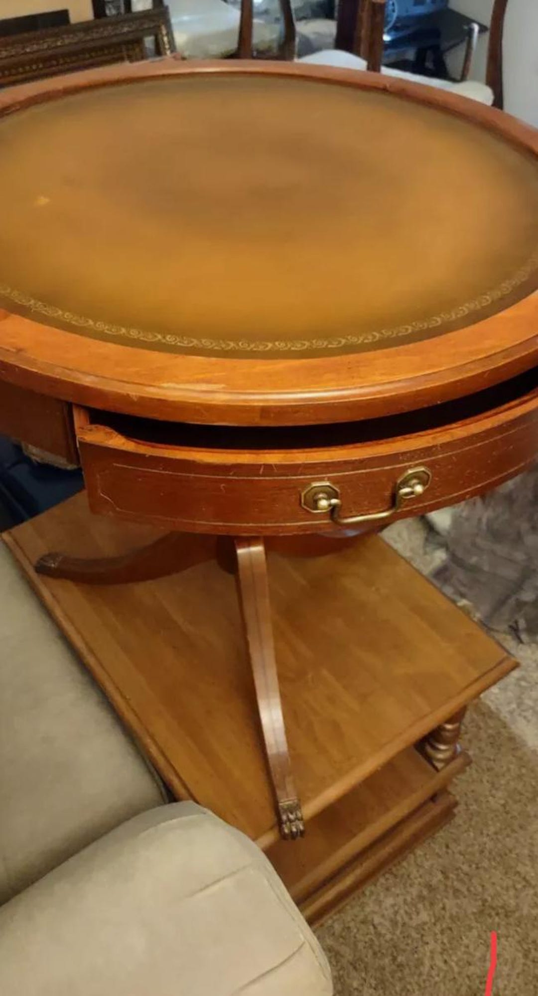 MERSMAN FURNITURE Traditional Style 26" Round Accent Table W. Tooled ...