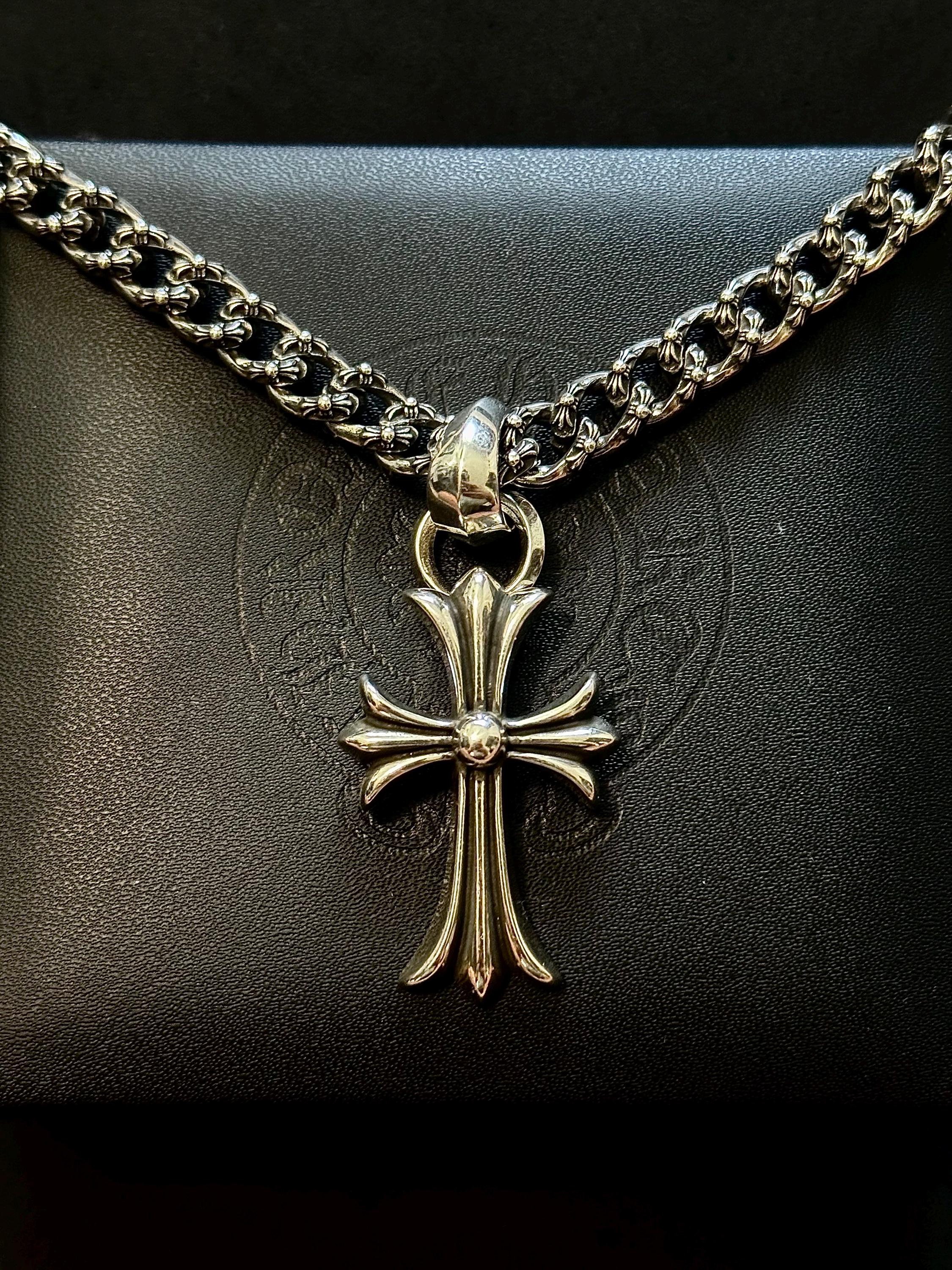 Chrome hearts chains store