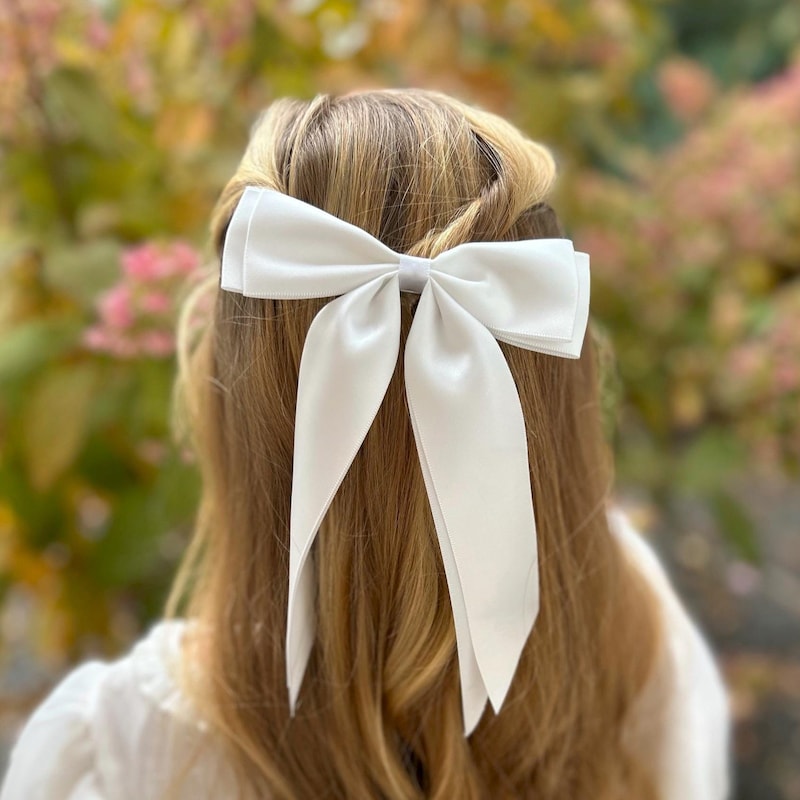 White Stain Bow - Etsy