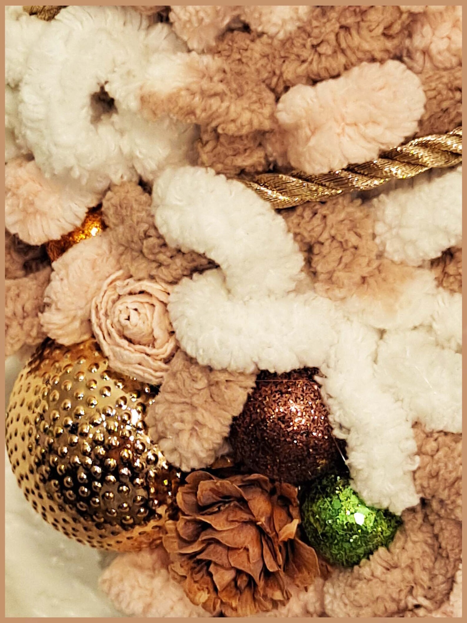 Mauve, Beige, Cocoa Brown Variegated Loop Yarn Winter Christmas Wreath ...