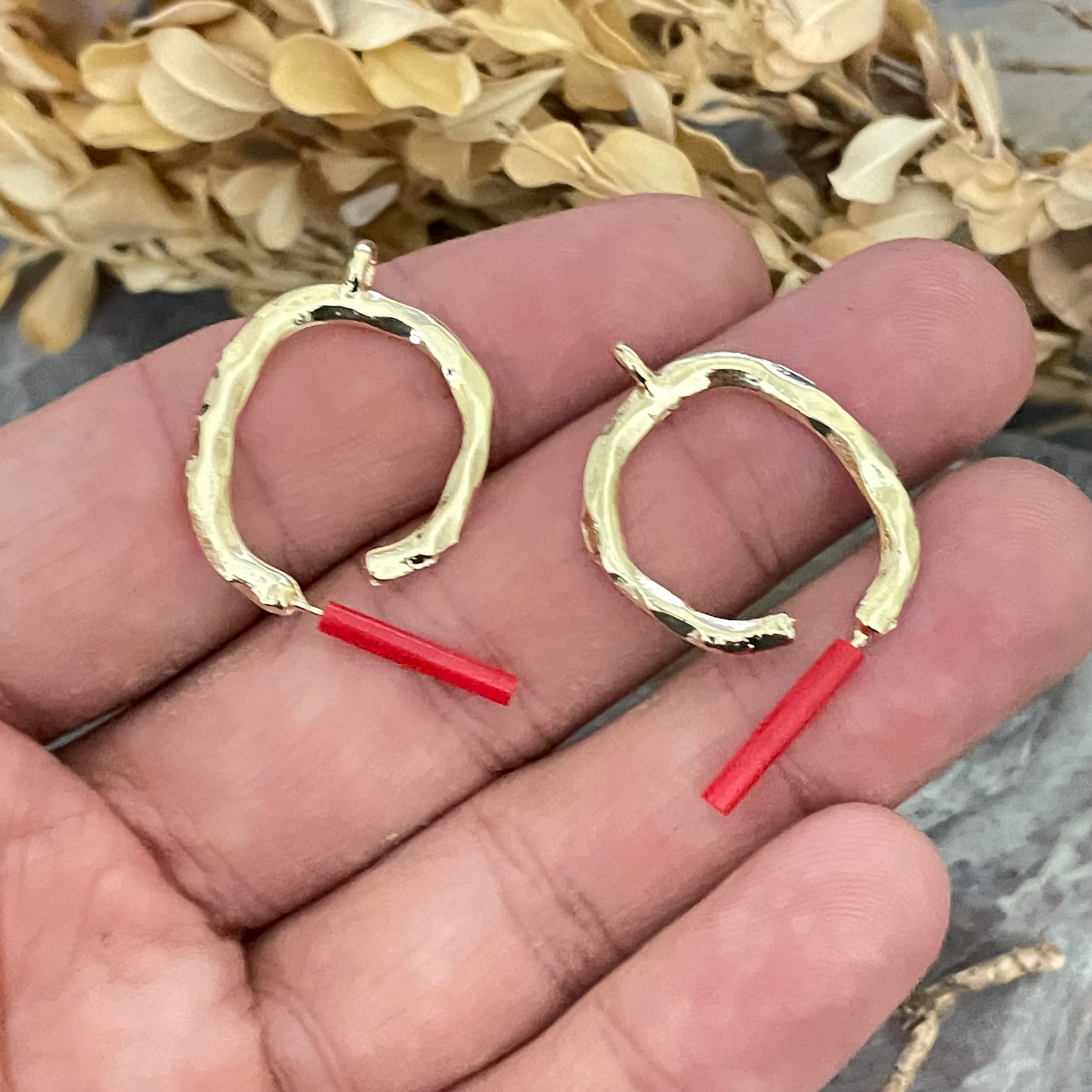 Half Hoop Earrings with Loop and Steel Pin, Shinny Gold Color. Earring ...