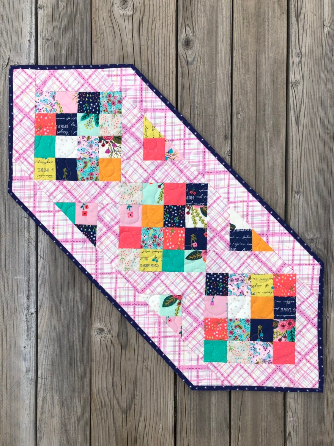 To the Point Table Runner PDF Pattern | Etsy