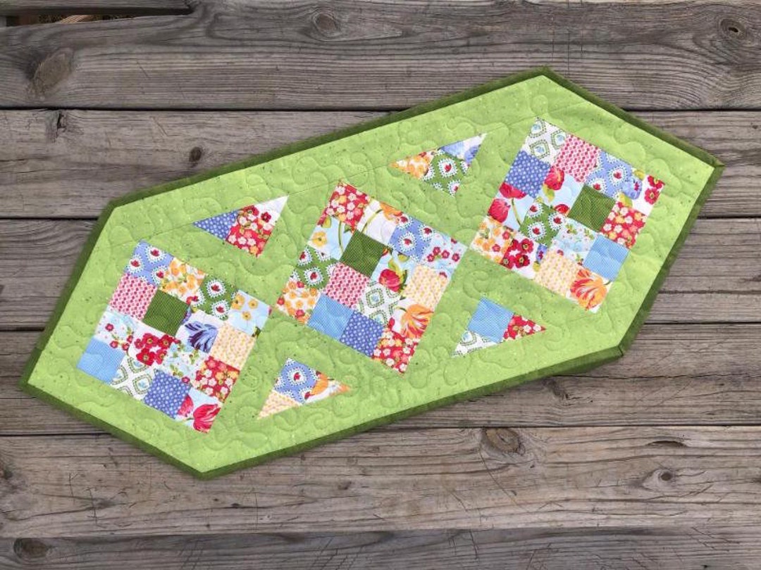 To the Point Table Runner | PDF Pattern - Etsy