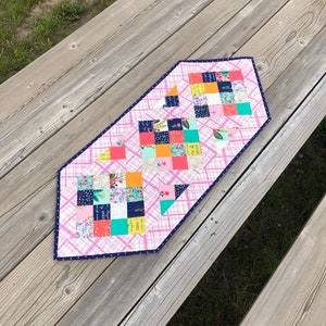 To the Point Table Runner | PDF Pattern - Etsy
