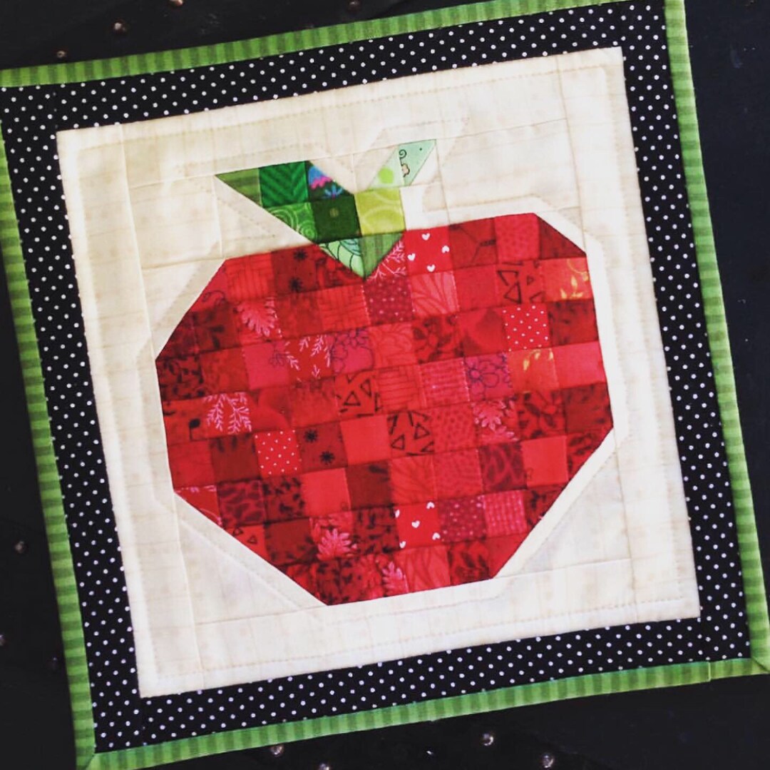 Apple & Core Petite Patchwork Mini Quilt | PDF Pattern - Etsy