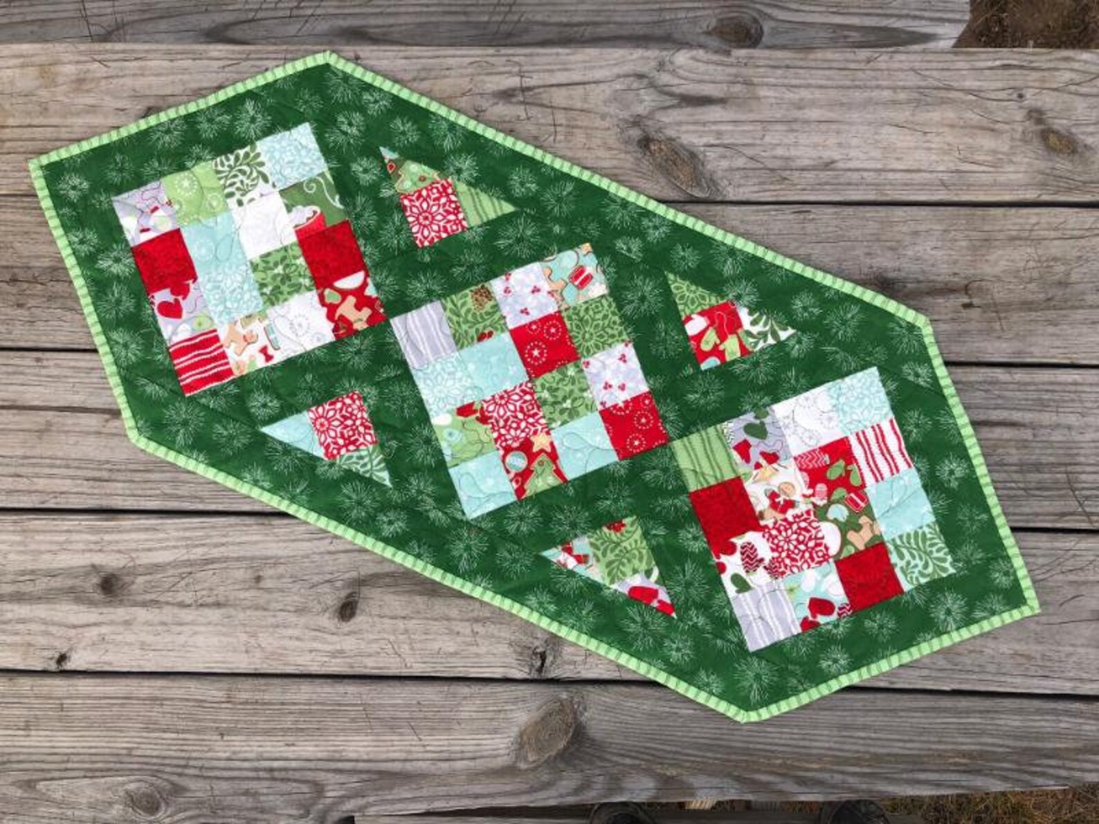 To the Point Table Runner PDF Pattern - Etsy