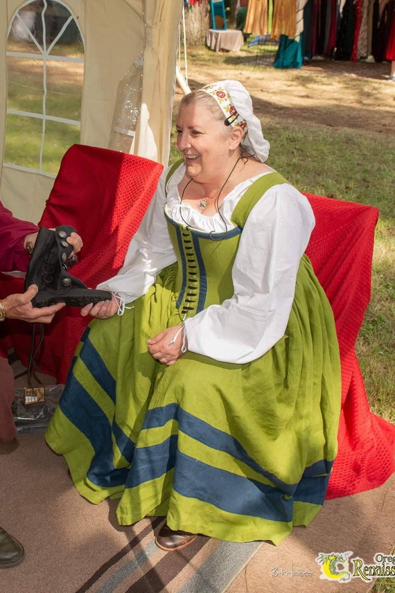 Authentic Renaissance Costumes For Women