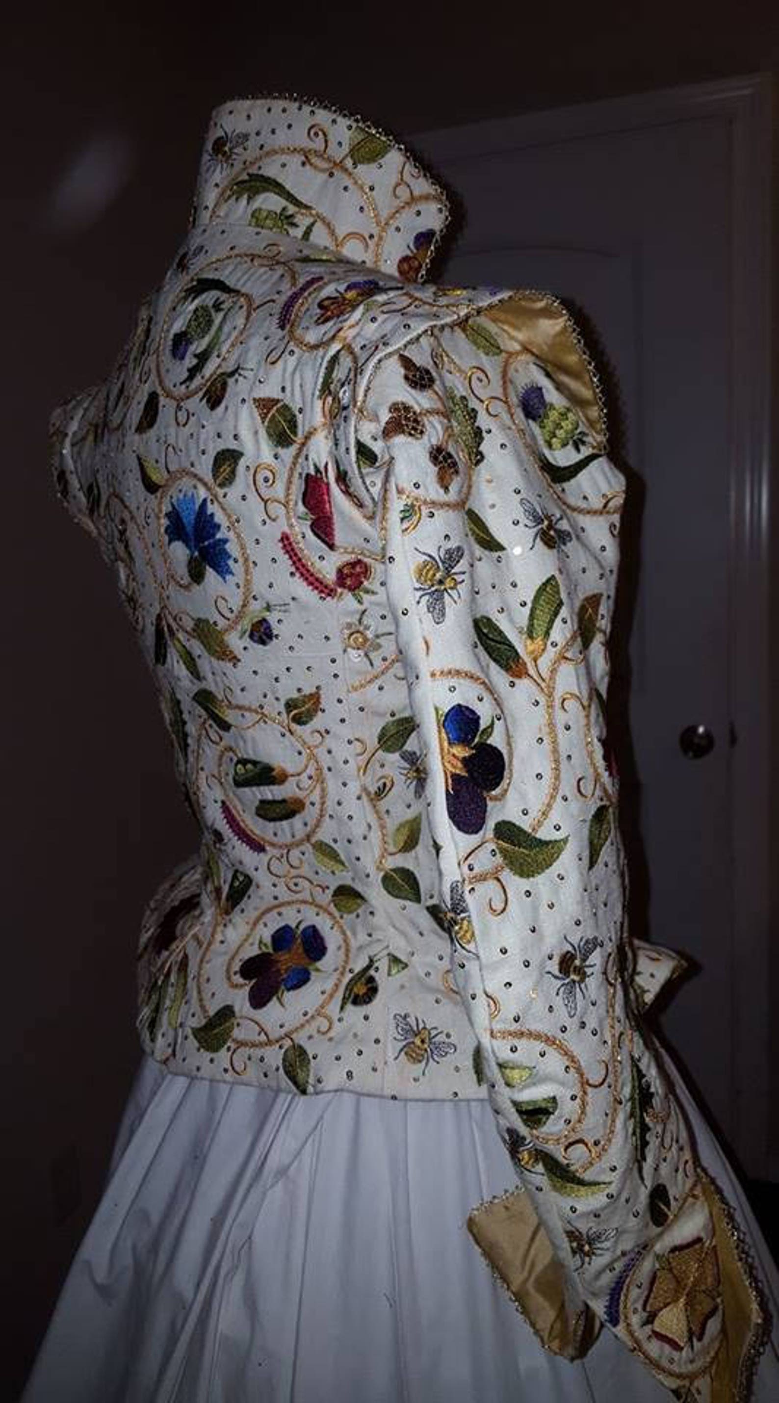 Plus Sized Women's Elizabethan Embroidered Waistcoat W/O Gold Swirls ...