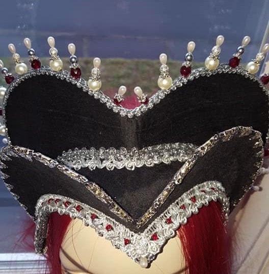 Women's Elizabethan Heart Shaped Attifet, Headdress, Renaissance Custom ...