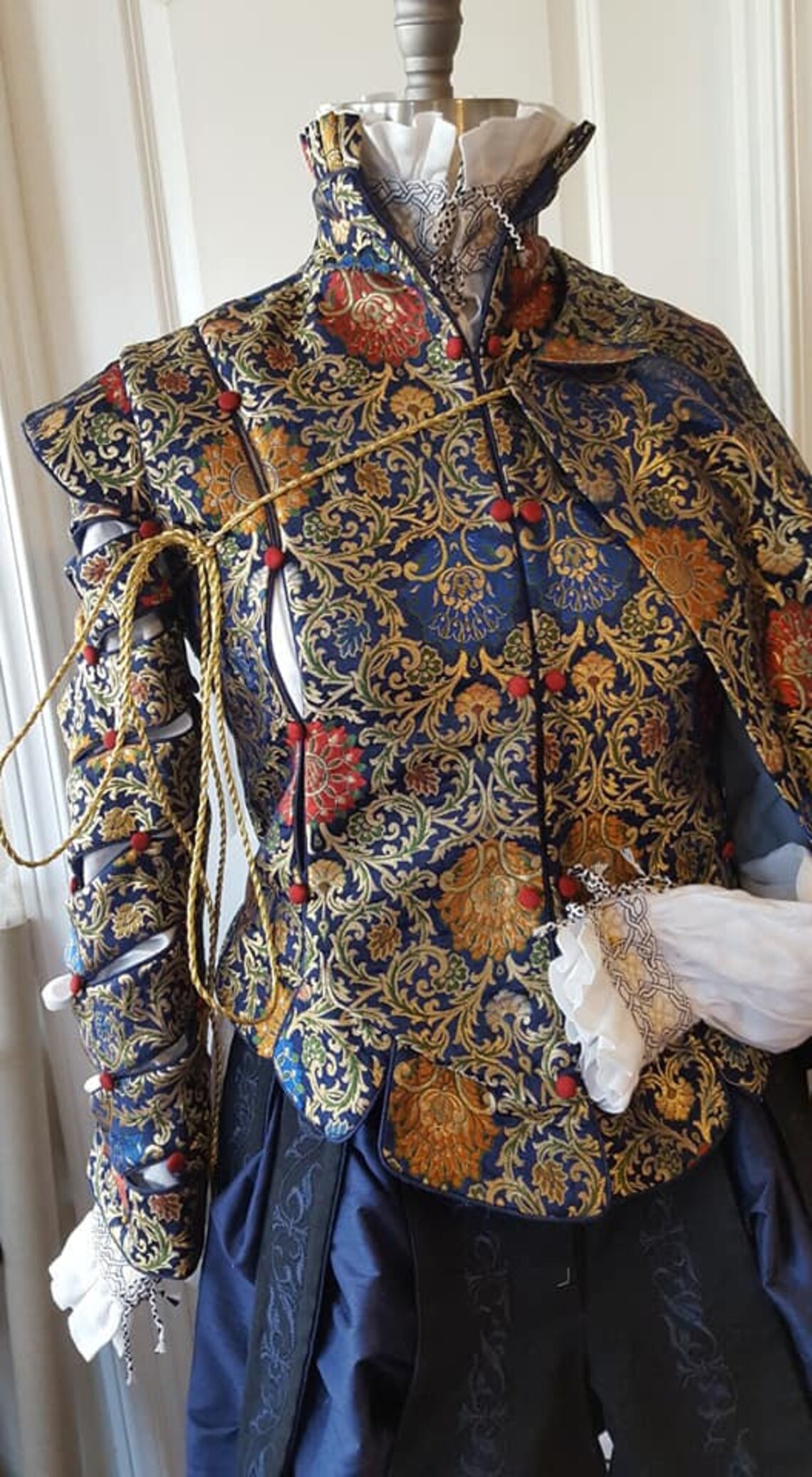 Men's Elizabethan ENSEMBLE Doublet With Spiral Paned Sleeves, Paned ...