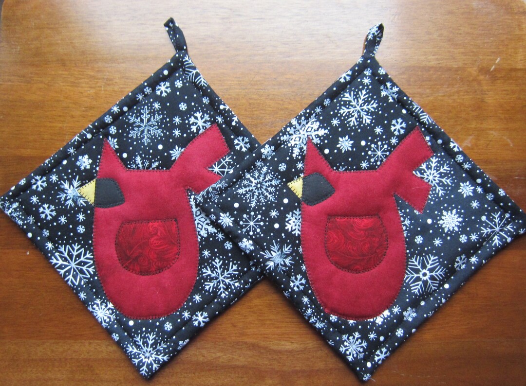 Funky Appliquéd Red Cardinal on Snowflakes Christmas Winter Pot Holder ...