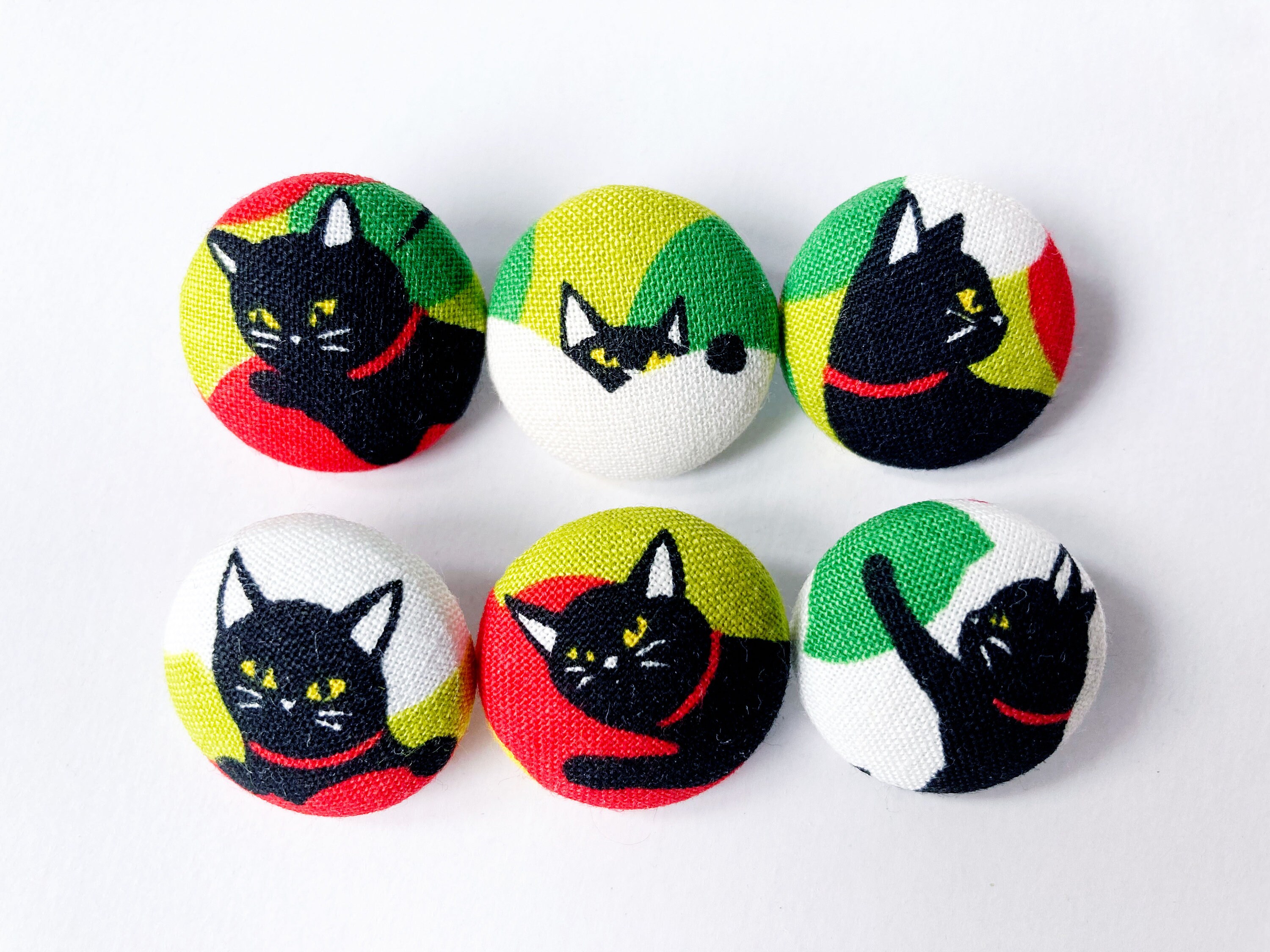 Cat Buttons Sewing Buttons / Fabric Buttons Black Cat in Flowers 6 ...