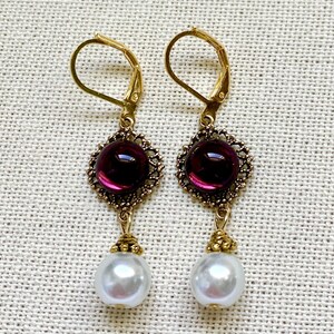 Lucrezia Borgias Amethyst Purple White Pearl Gold Filigree Circle ...