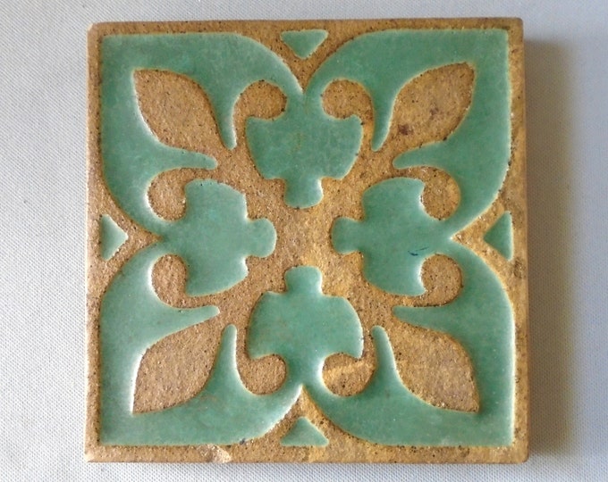 Vintage Arts & Crafts Gothic Design Tile With Fleur De Lis by Flint ...