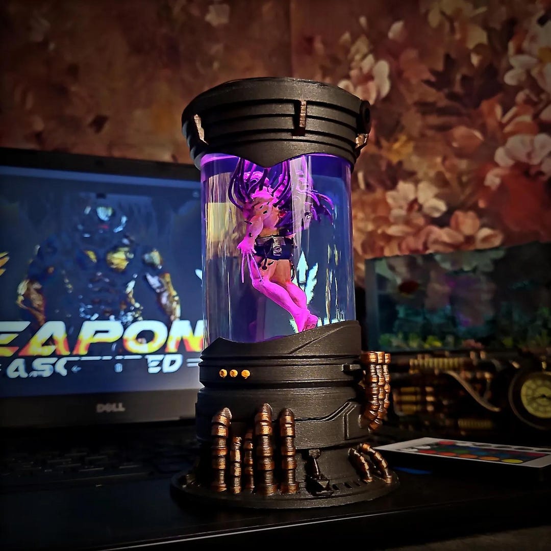WOLVERINE Chamber Incubator, Hero Custom Resin Lamp, Creations Art ...