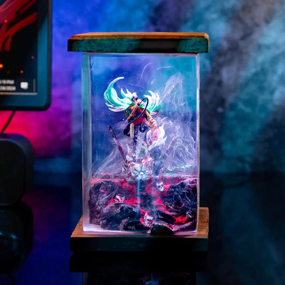 Le.vi Ack.e.rma.n Epoxy Resin Lamp Titan Attack Character Lamp, Unique ...