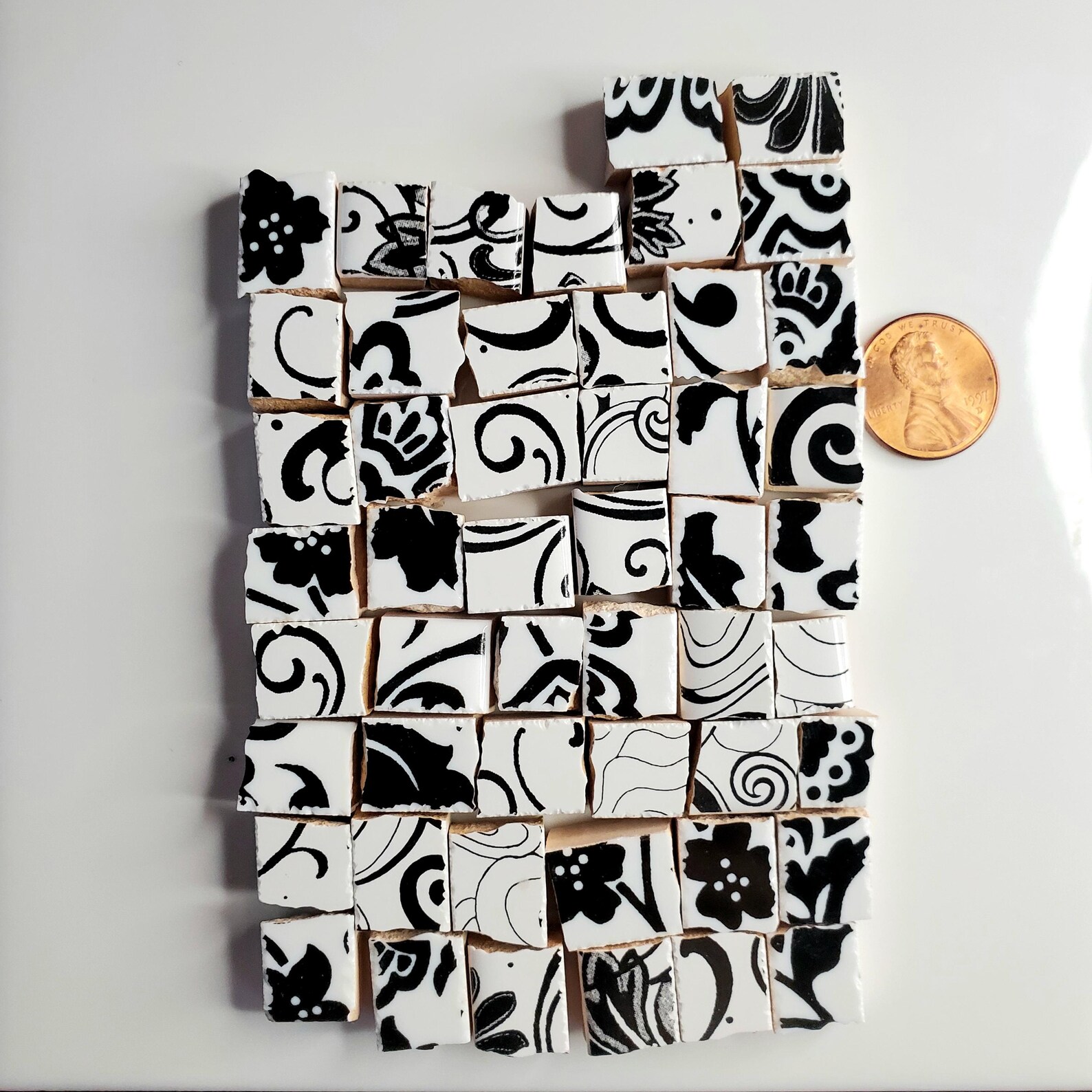Black and White Design Mosaic Tile Mix, Set of Small Assorted Pieces ...