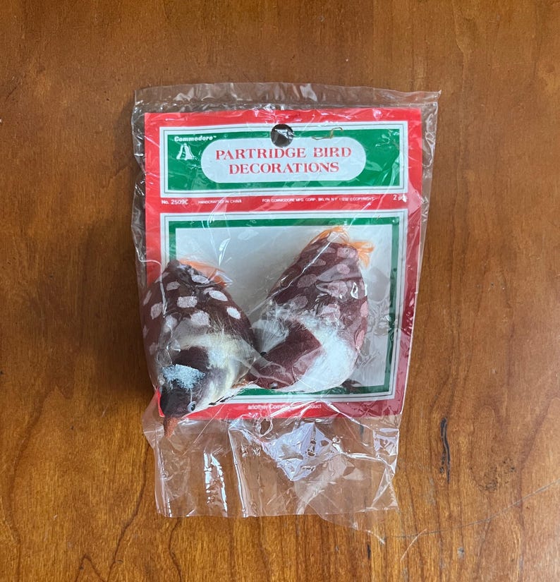 Commodore Vintage Pair of Feathered and Flocked Partidge Bird ...
