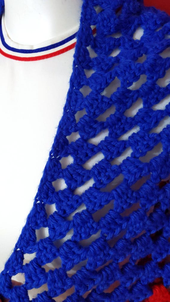 Iconic Mod Vintage 60s 70s Red & Blue Shawl with Frin… - Gem