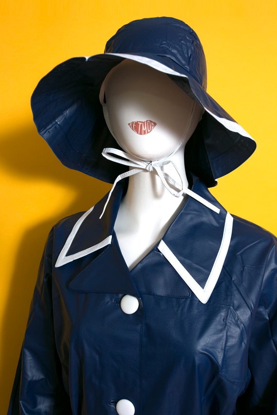 DEADSTOCK ICONIC Vintage 60s 70s Dark Blue & White Tr… - Gem