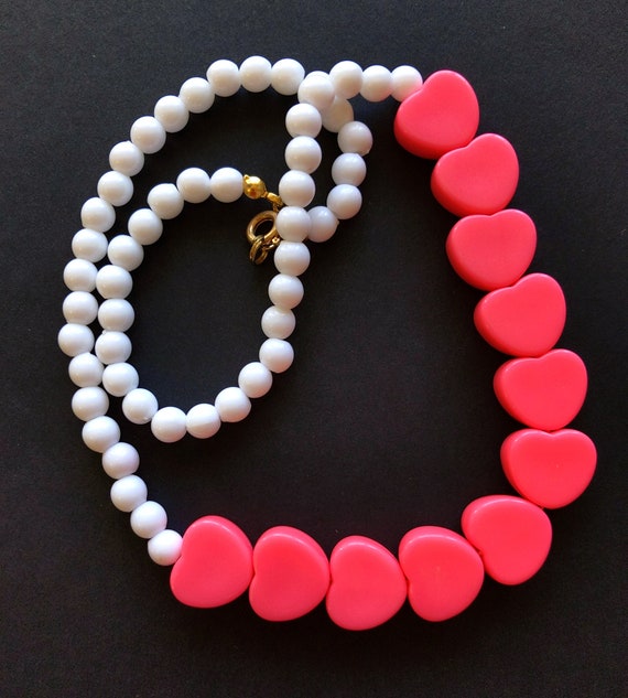 So Cute Vintage 80s Bubblegum Pink Hearts Beaded Neck… - Gem