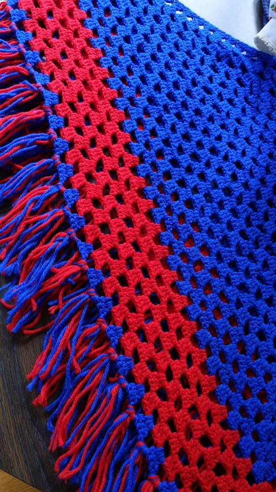Iconic Mod Vintage 60s 70s Red & Blue Shawl with Frin… - Gem