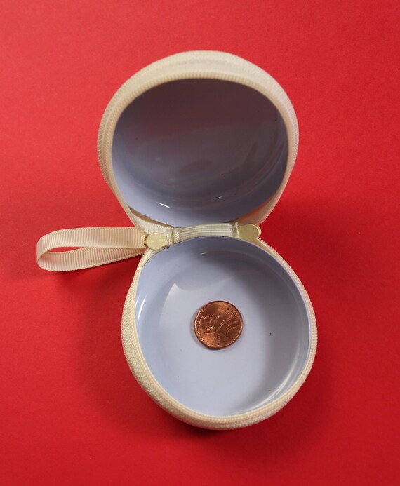 Adorable Vintage 70s Blue & White Star Clamshell Styl… - Gem