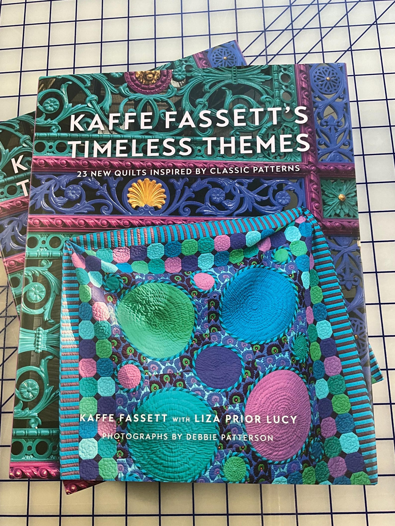 Kaffe Fassett’s Timeless Themes - 23 New Quilts Inspired by Classic ...