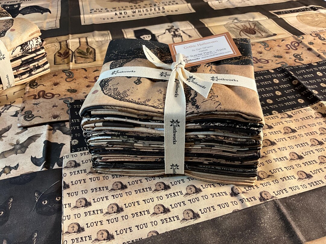 Clothworks Gothic Halloween 15 Piece Fat Quarter Bundle - Etsy