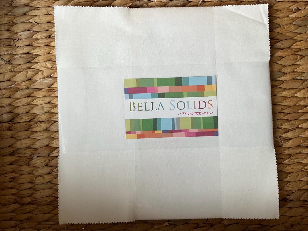 Bella Solids 10” Layer Cake by Moda Fabrics 42 Pieces, White (9900LC98 ...