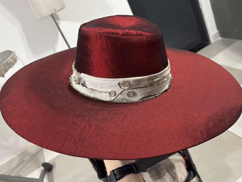 Alucard Hellsing Cosplay (includes Coat, Tie, Hat and Gloves) - Etsy
