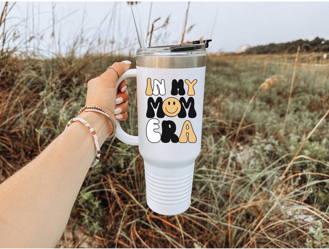 In My Mom Era Smiley Face Tumbler, Mama Era Insulated 40 Oz Travel Mug ...