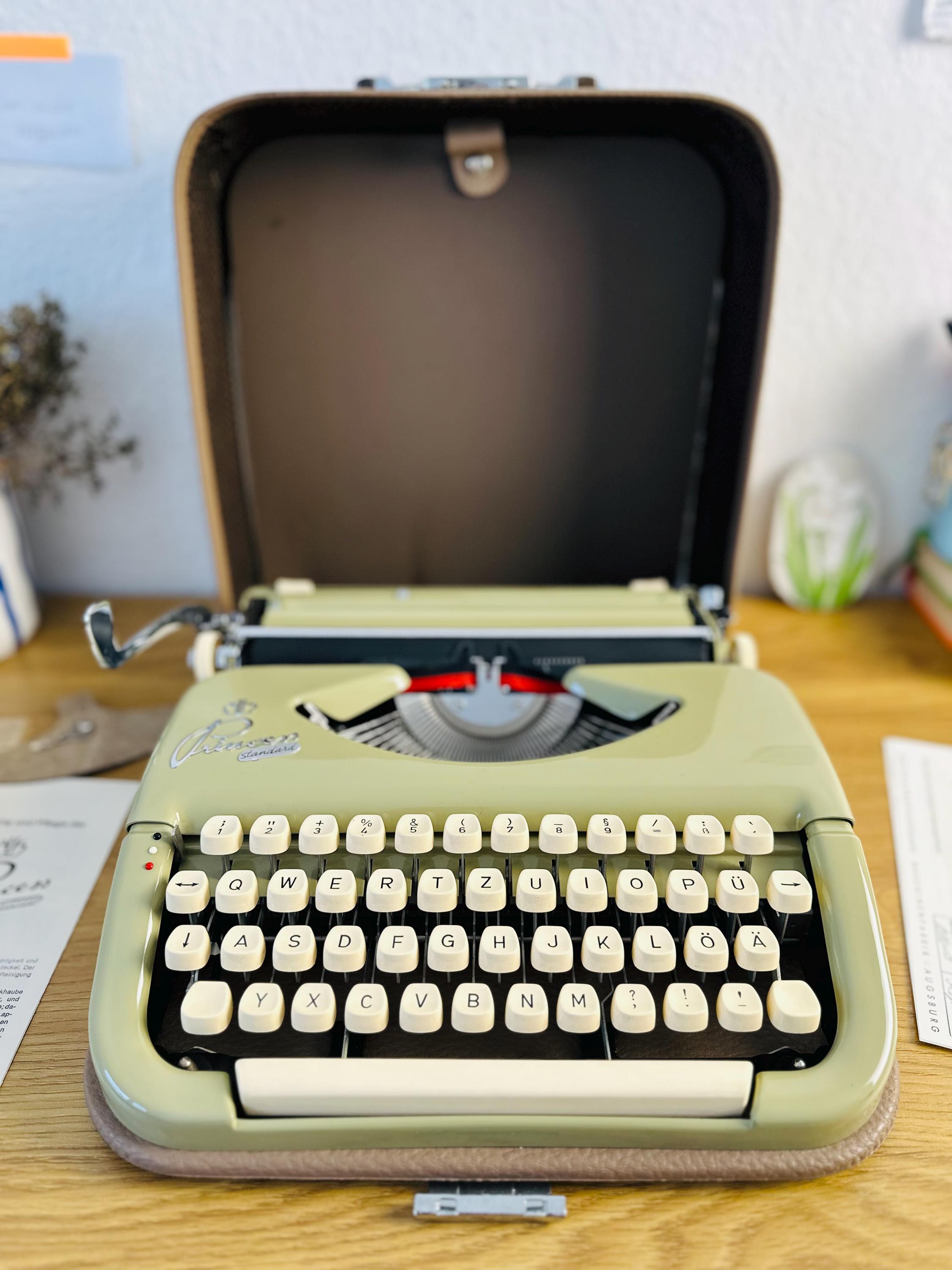 Princess Standard Portable Typewriter – Olive Green, Mint Condition ...
