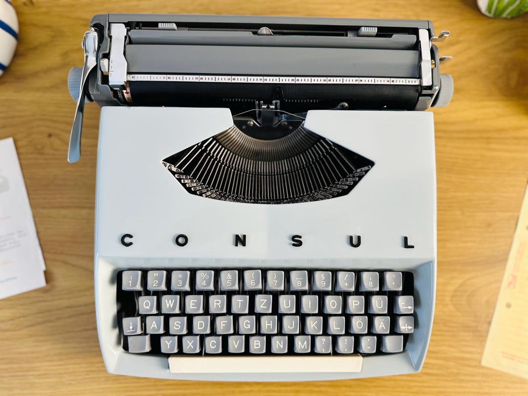 Consul 1960s Portable Typewriter With Case – Gray Vintage Design - Etsy