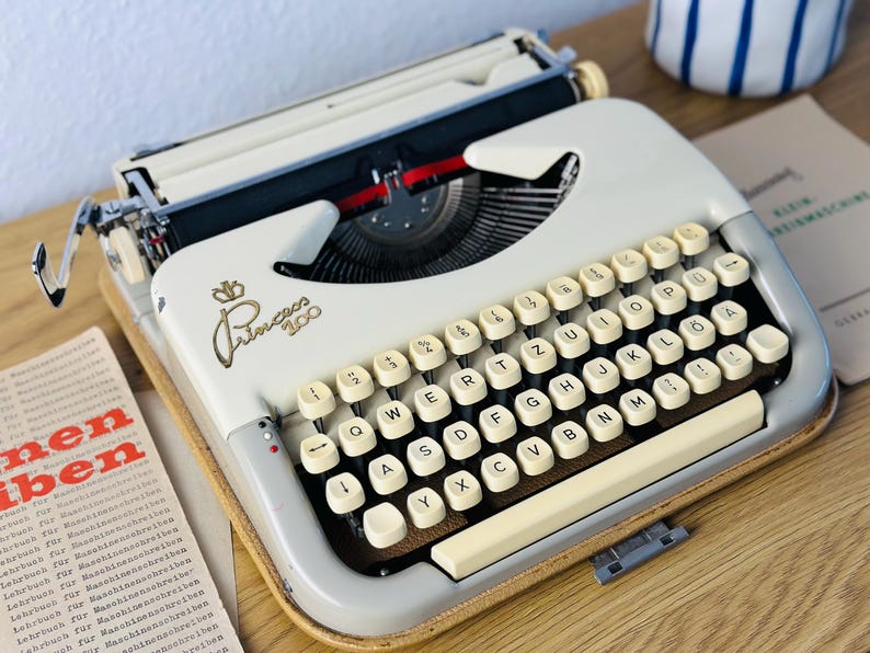 Princess 100 Typewriter – Beige, Vintage & Working - Etsy