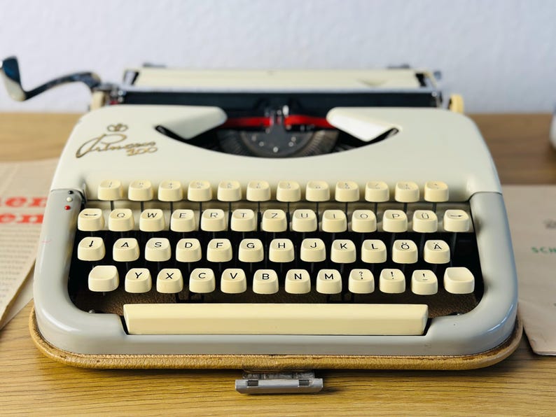 Princess 100 Typewriter – Beige, Vintage & Working - Etsy