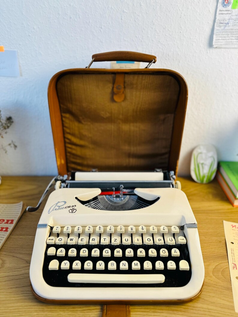 Antique Typewriter Princess Portable Typewriter – Beige, Working ...