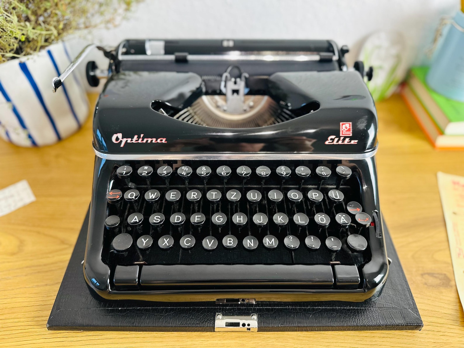 Optima Elite 1953 Black Typewriter – Vintage Retro Writing Tool - Etsy