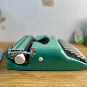 Consul Portable Typewriter – Turquoise, 1970s, Manual Antique ...