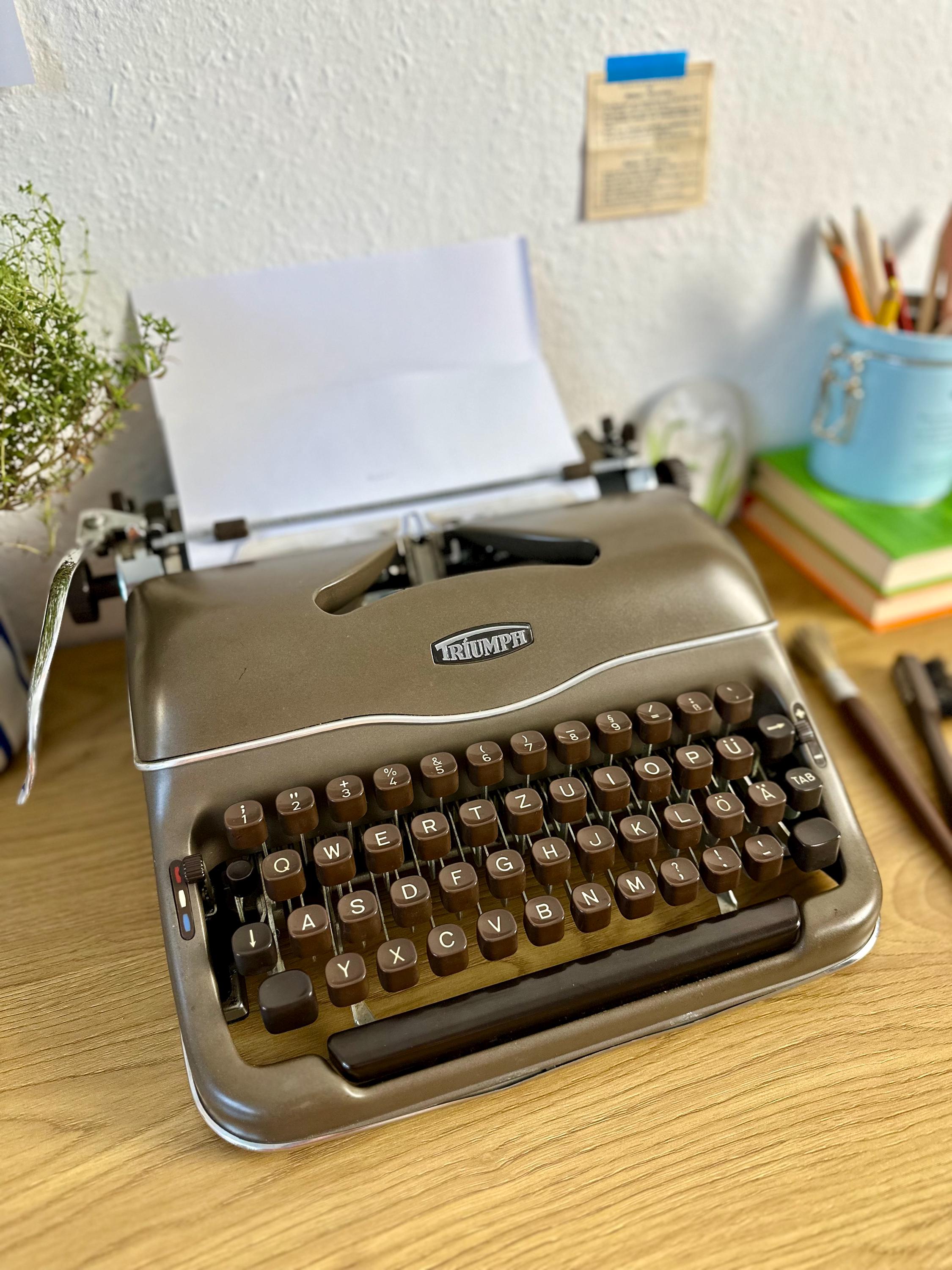 Vintage German Triumph Typewriter From the 1950s – Fully Working ...