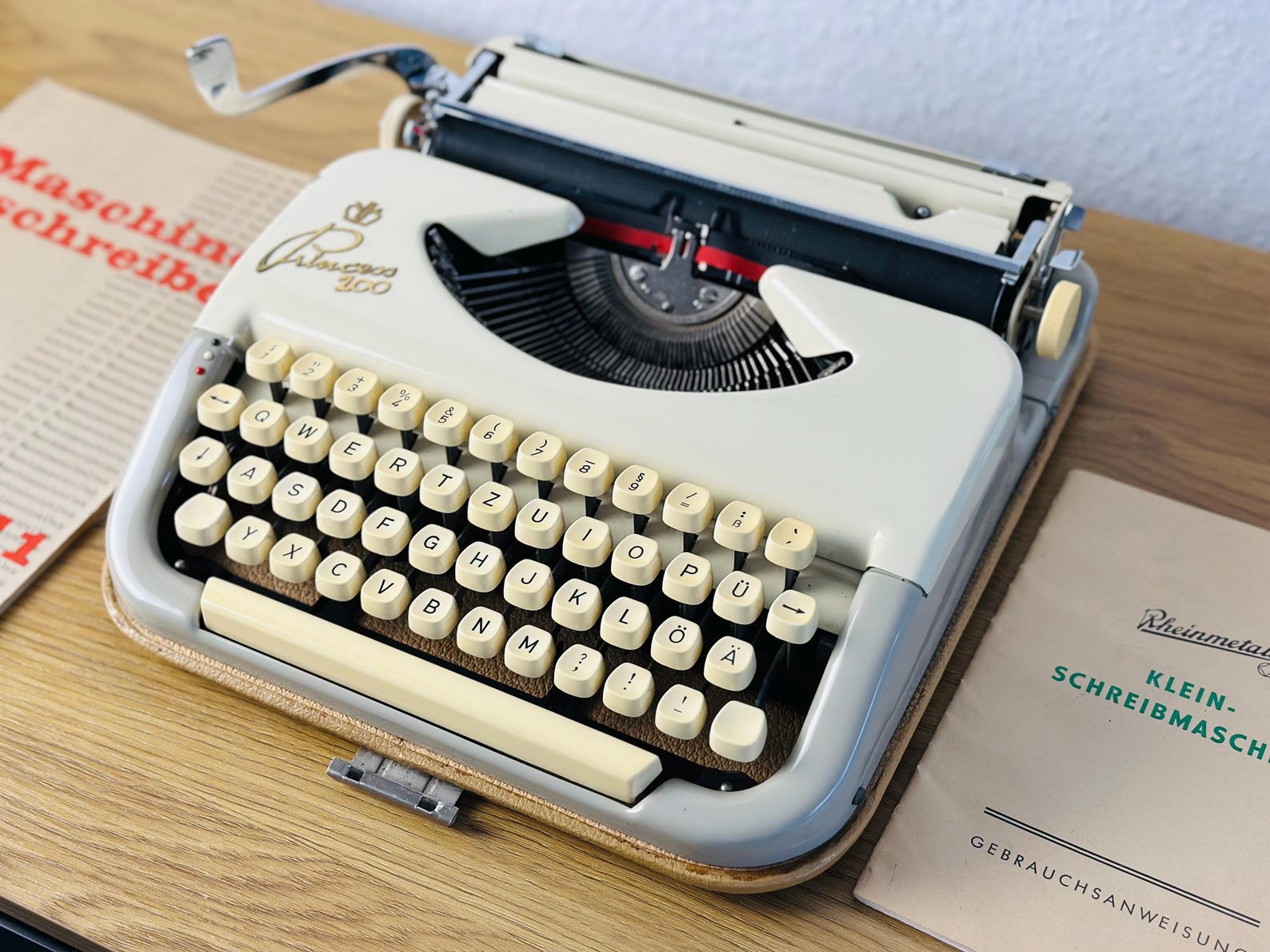 Princess 100 Typewriter – Beige, Vintage & Working - Etsy