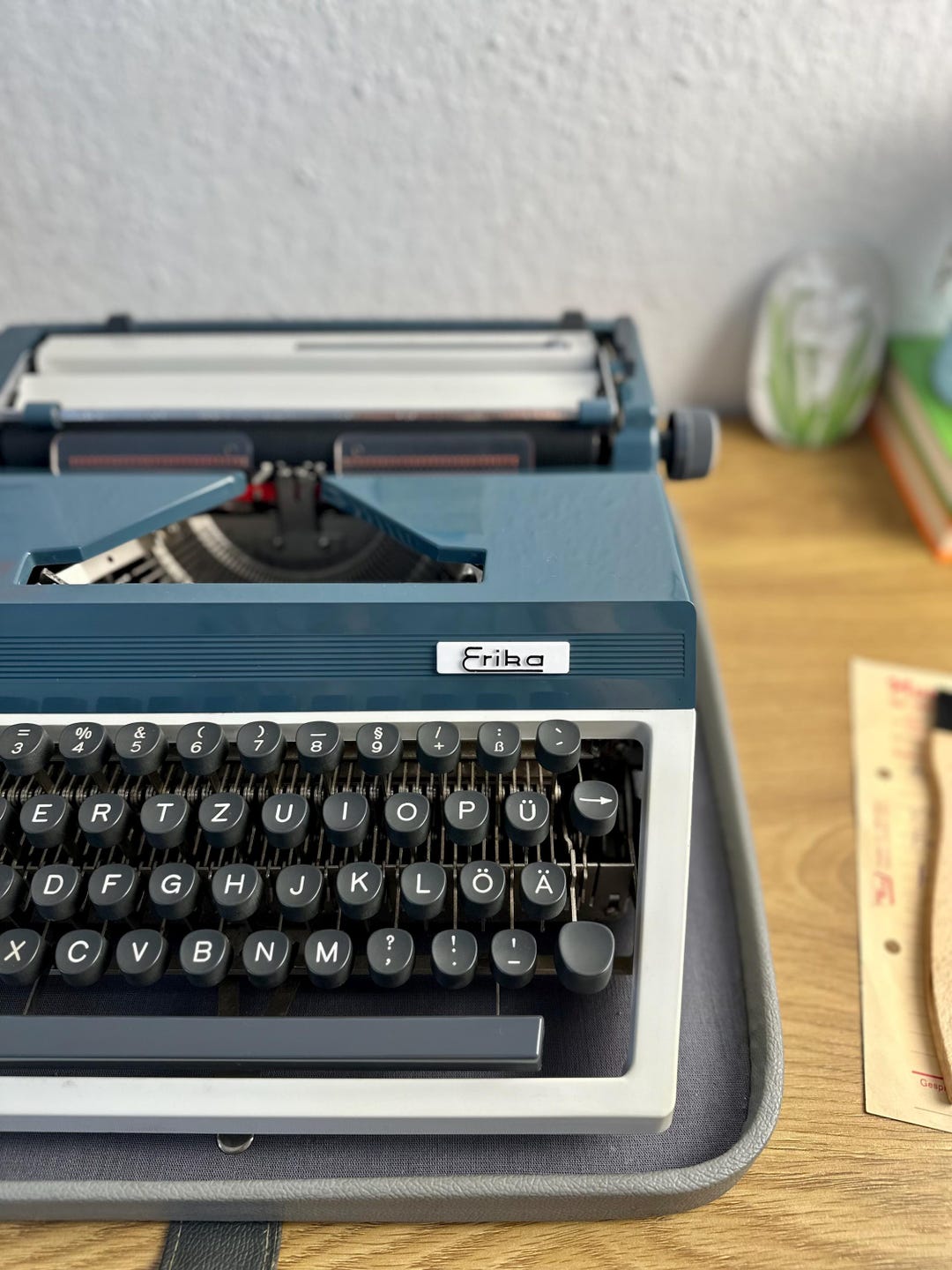 Erika Model 30 Typewriter (1973) – Blaue, Working Antique Typewriter ...