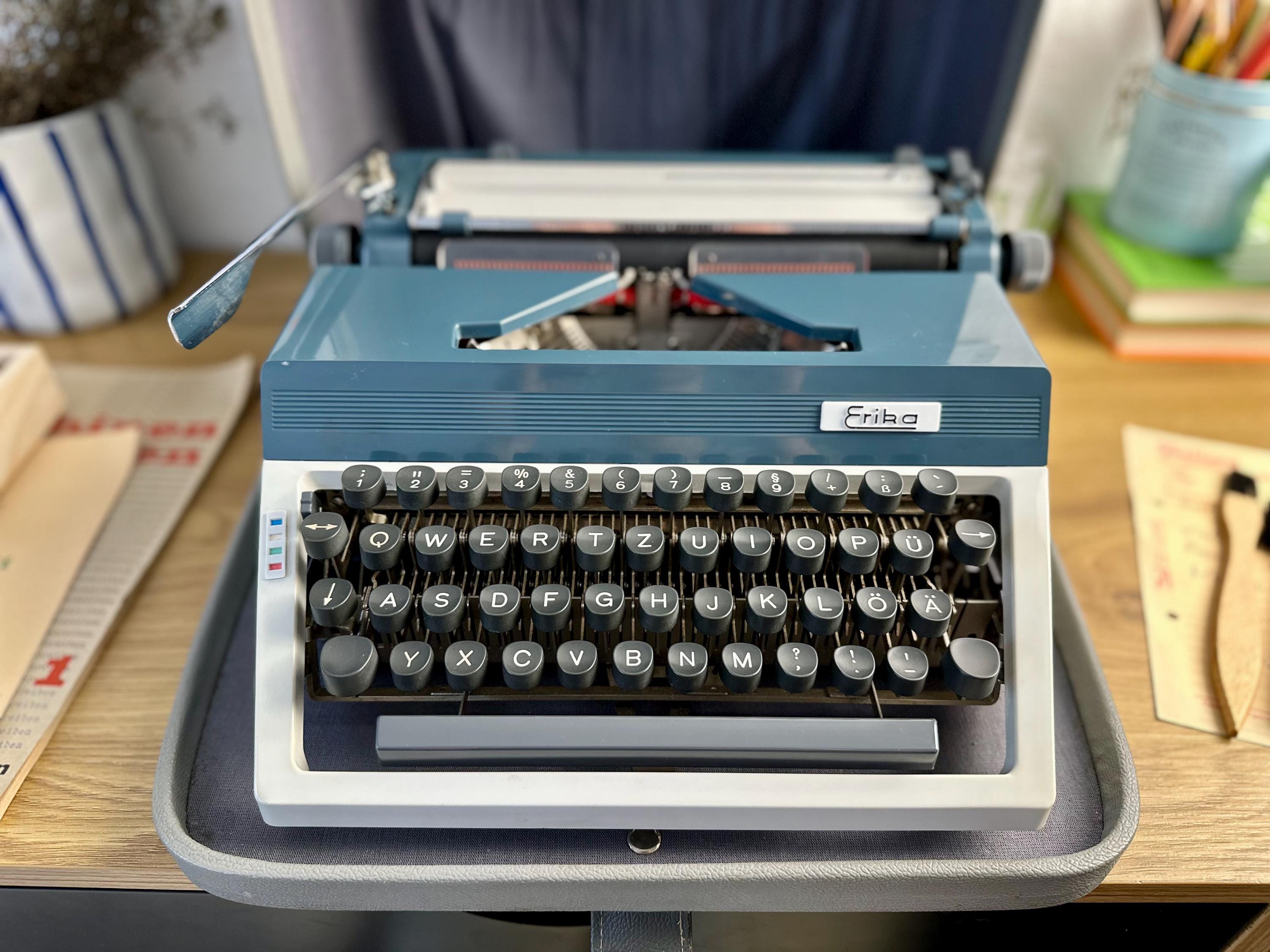 Erika Model 30 Typewriter (1973) – Blaue, Working Antique Typewriter ...