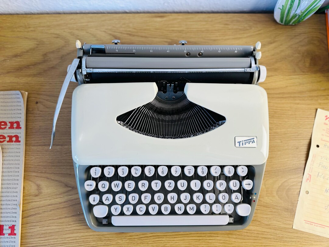 Vintage Tippa Typewriter: 1960s Beige Portable German Typewriter - Etsy