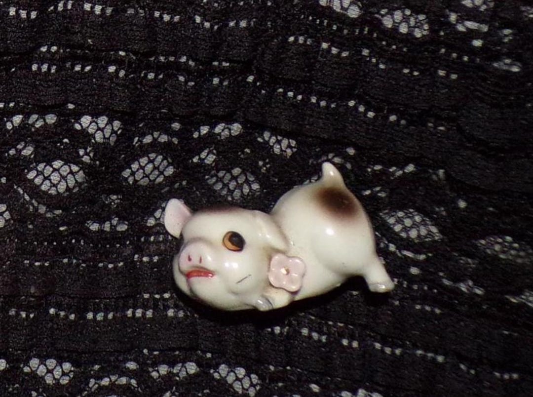 Vintage Adorable Pig With Flower Miniature Figurine - Etsy