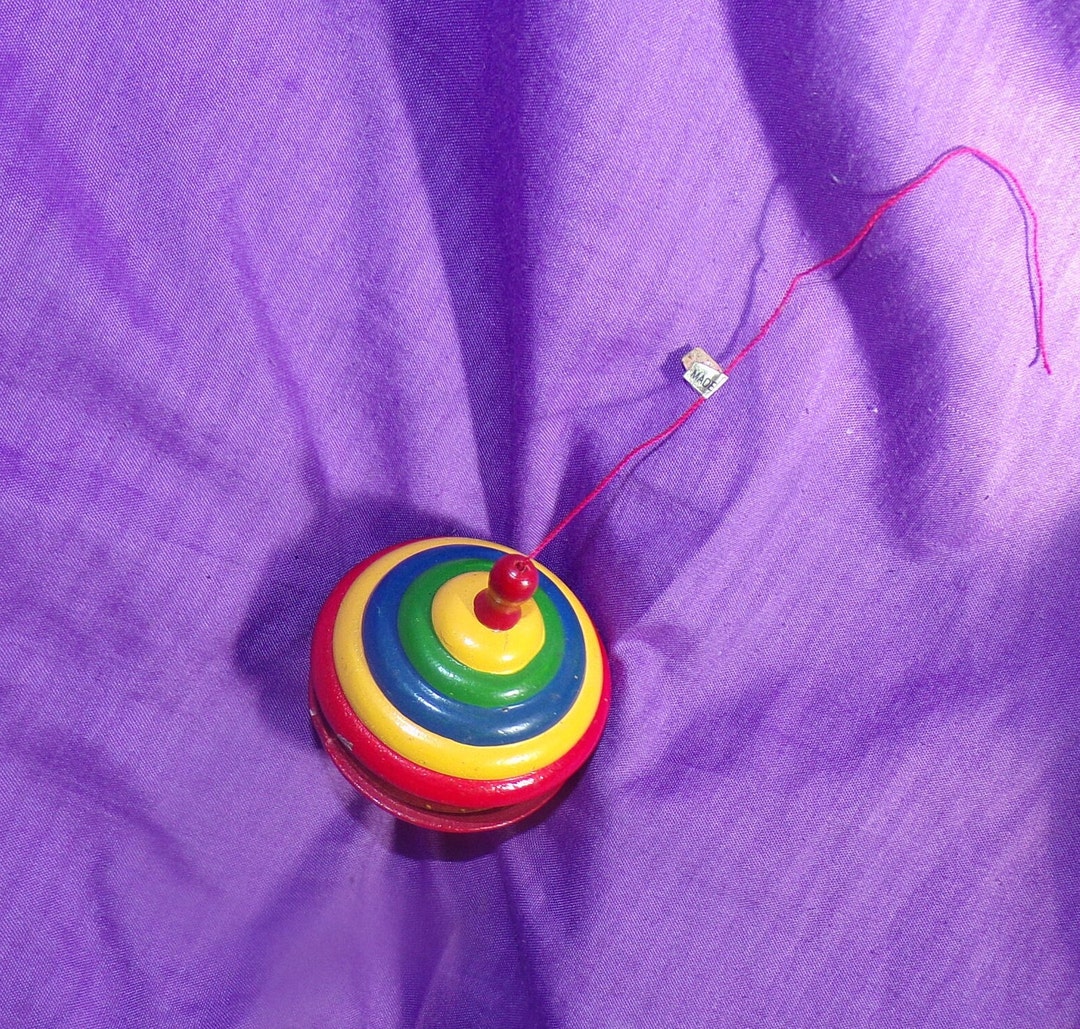 Vintage Rainbow Retro Toys Colorful Spinning Top Rattle Christmas Tree ...